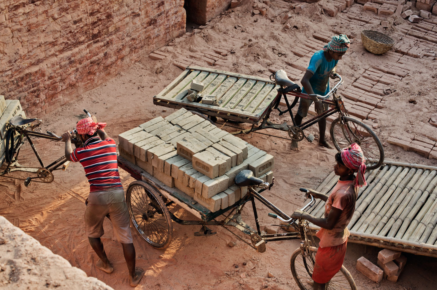 India | Painful Universe of the Dalit. Strong life of the “untouchable ...