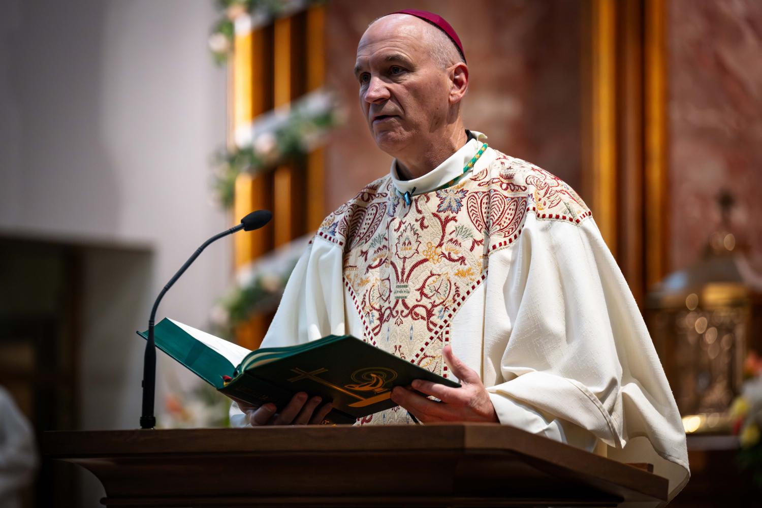 United States | Mass For The Dead: Catholic Church Honors Pope Francis ...